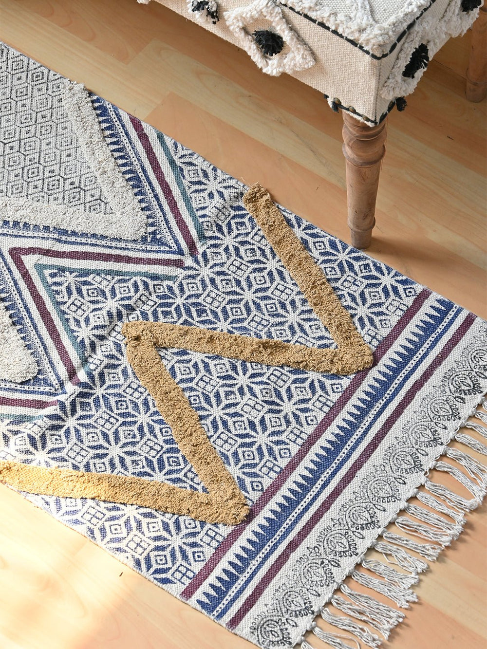 Buy Durable & Classic Floor Rugs And Carpets For Living Room Online